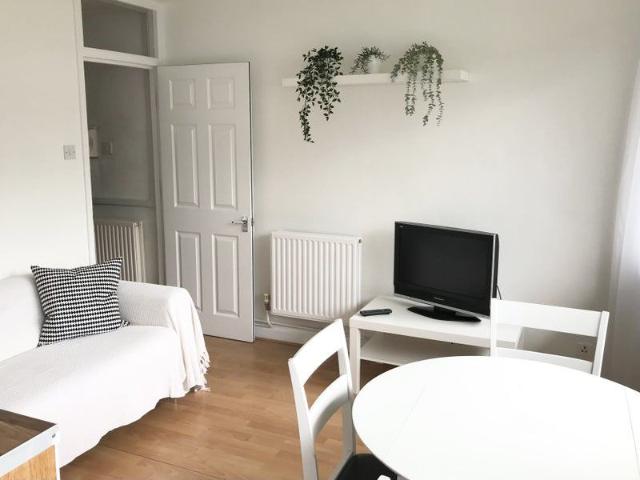 Apartment at West Arbour Street, Greater London