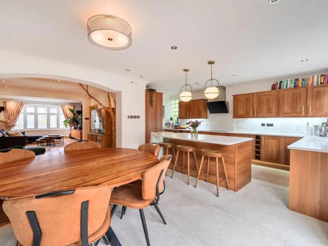 Apartment at West Drayton Park Avenue, Greater London