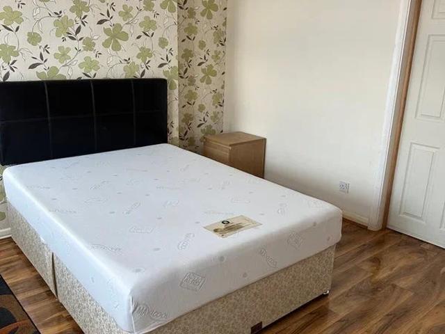 Room at West End Lane, Greater London