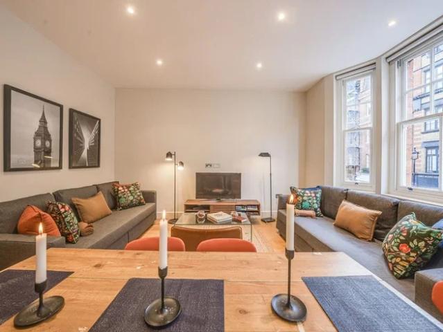 Apartment at West End Lane, Greater London