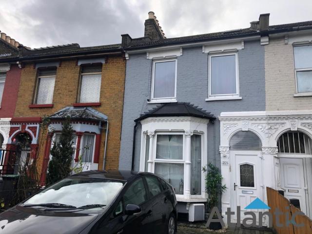 Apartment at West Green Road, Greater London