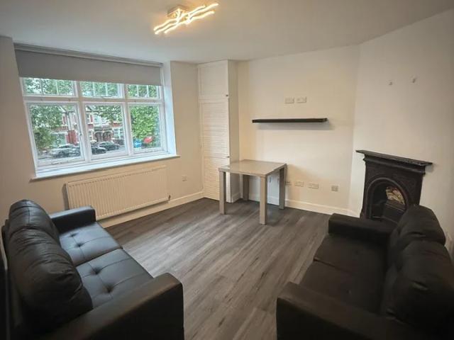 Apartment at West Green Road, Greater London
