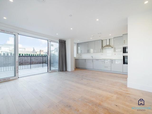 Apartment at West Green Road, Greater London