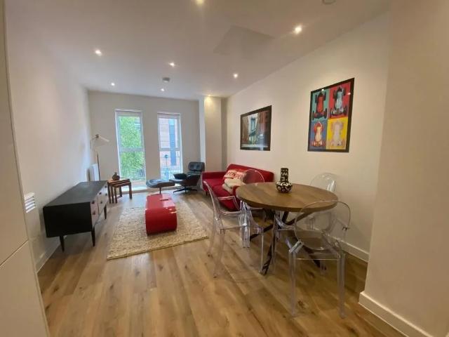 Apartment at West Green Road, Greater London
