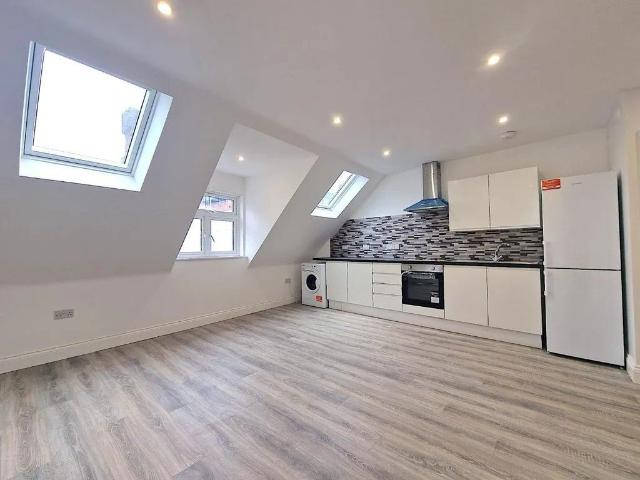 Apartment at West Green Road, Greater London