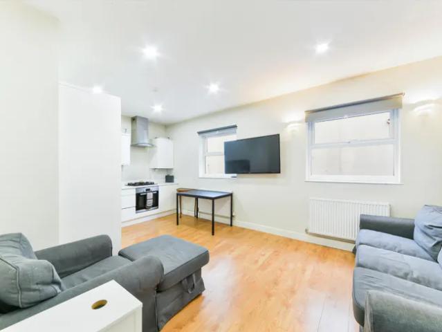 Apartment at West Green Road, Greater London