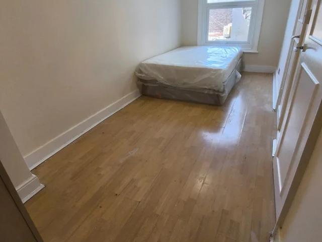 Apartment at West Green Road, Greater London