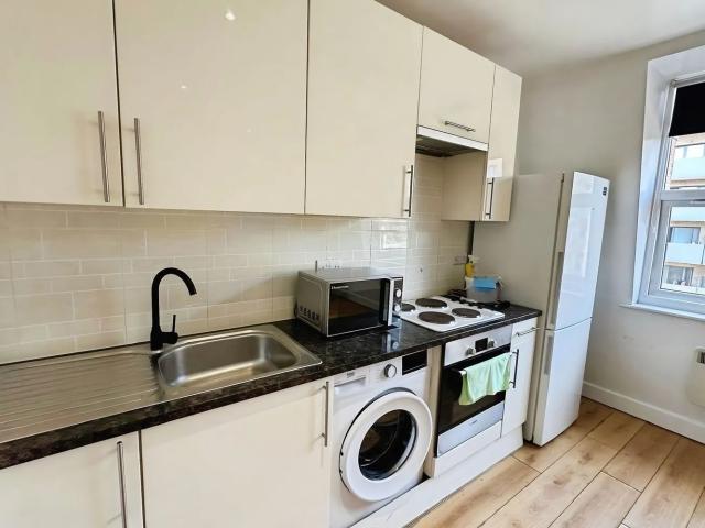 Apartment at West Hendon Broadway, Greater London