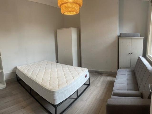 Apartment at West Hendon Broadway, Greater London