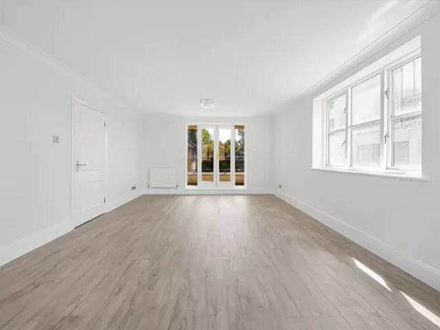 Apartment at West Heath Road, Greater London
