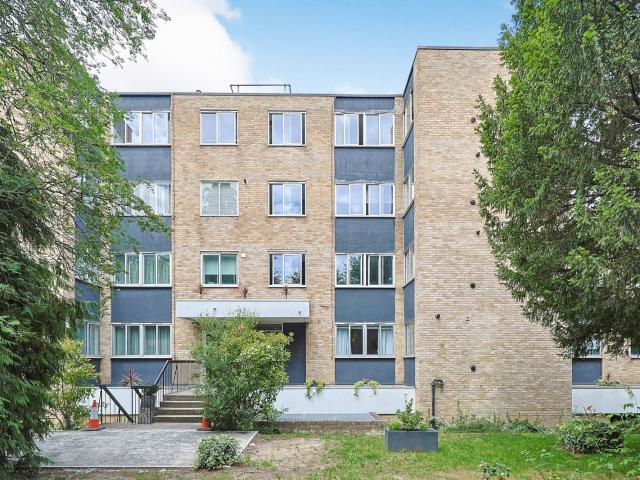 Apartment at West Hill, Greater London