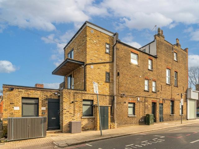 Apartment at West Hill, Greater London