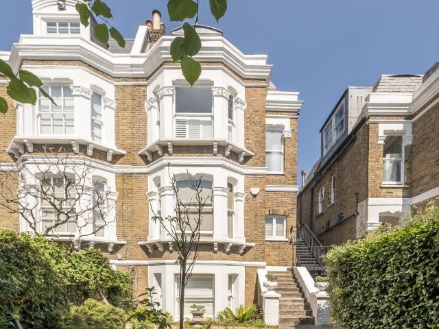 Apartment at West Hill Road, Greater London