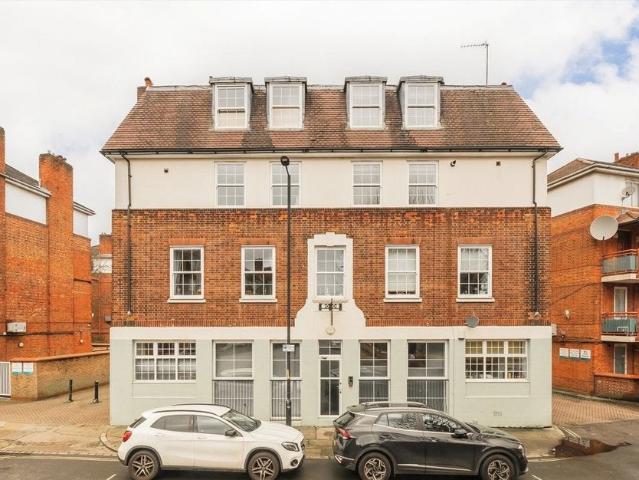 Apartment at West Lane, Greater London