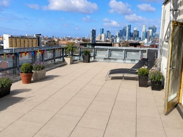 Apartment at West Parkside, Greater London