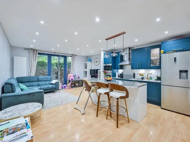 Apartment at West Parkside, Greater London