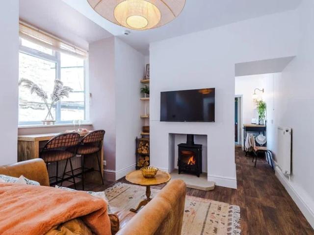 Apartment at West Road, High Peak