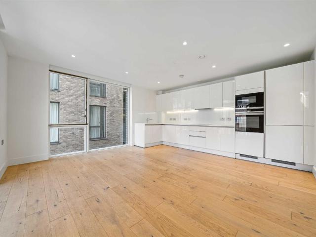 Apartment at West Row, Greater London