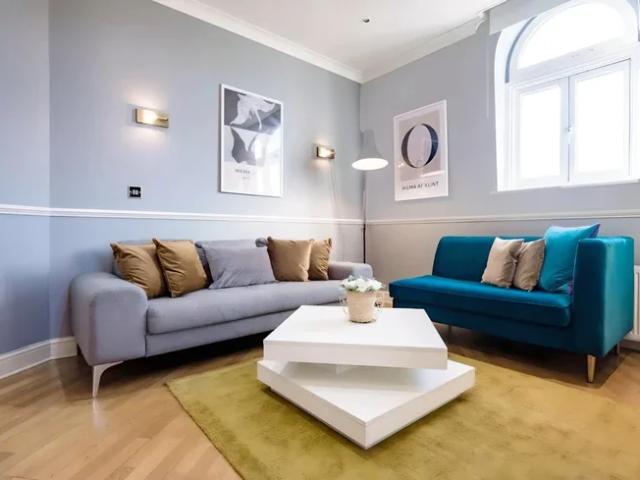 Apartment at West Street, Greater London