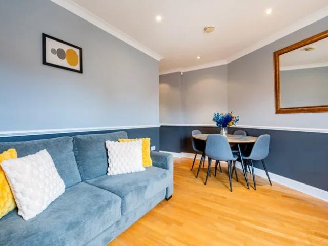 Apartment at West Street, Greater London