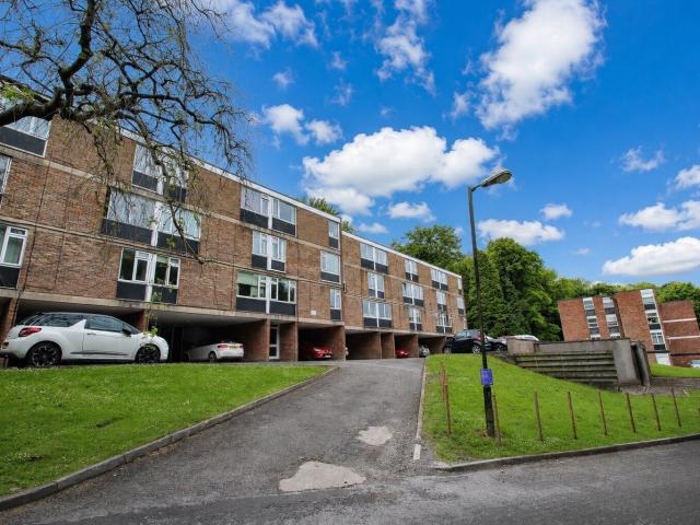 Apartment at Westacre Close, Bristol