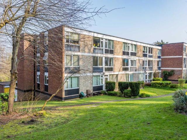 Apartment at Westacre Close, Bristol