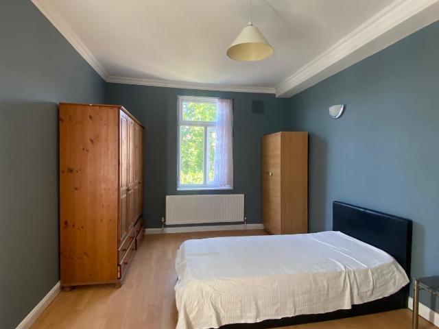 Apartment at Westbury Avenue, Greater London