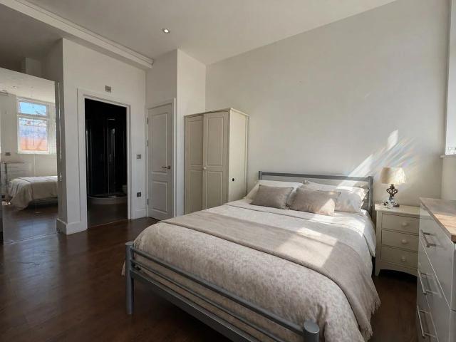 Apartment at Westbourne Court, Greater London