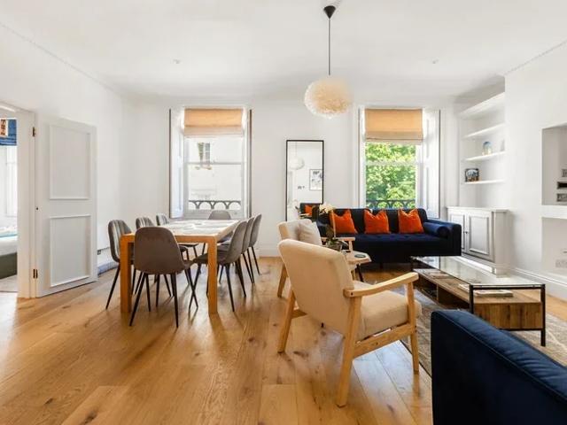 Apartment at Westbourne Crescent, City of Westminster