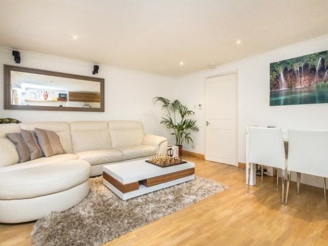 Apartment at Westbourne Grove Terrace, City of Westminster