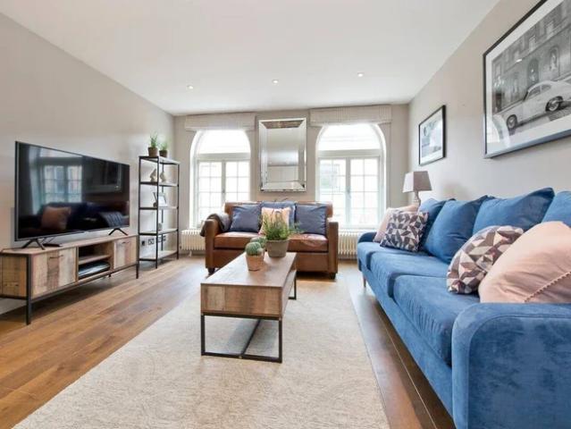 Apartment at Westbourne Grove Mews, Greater London