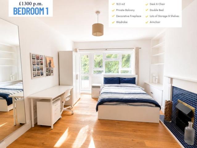 Apartment at Westbridge Road, Greater London