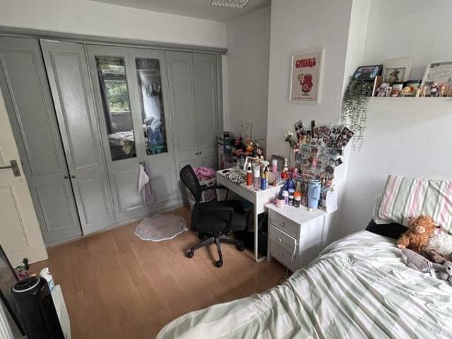 Apartment at Westbridge Road, Greater London