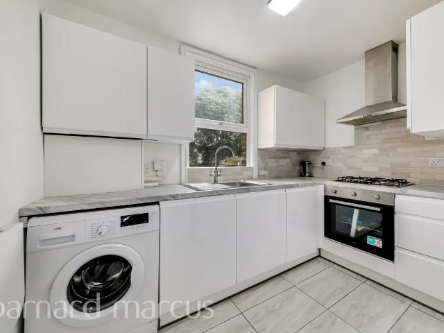 Apartment at Westcote Road, Greater London