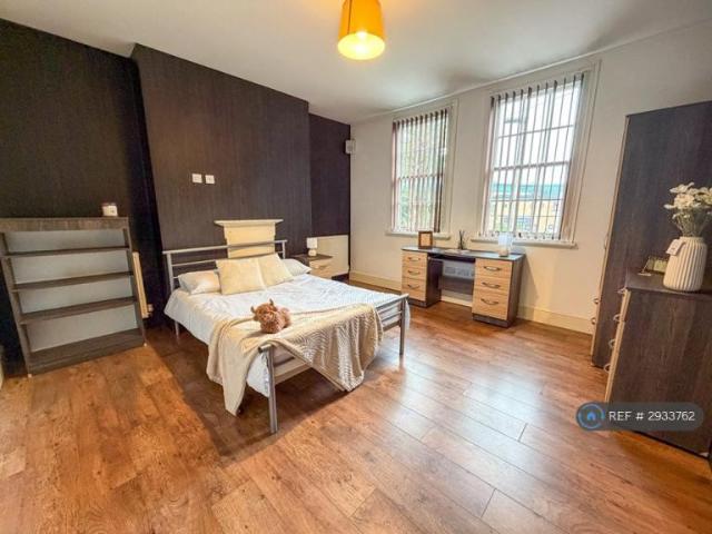 Apartment at Westcotes Drive, Leicester
