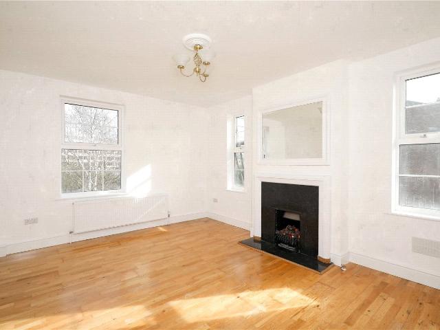 Apartment at Western Avenue, Greater London