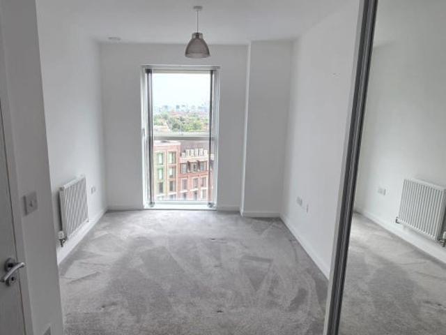 Apartment at Western Avenue, Greater London