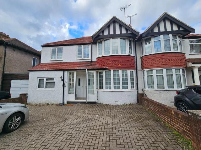 Apartment at Western Avenue, Greater London