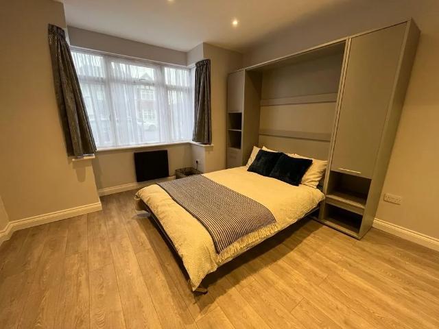 Apartment at Western Avenue, Greater London