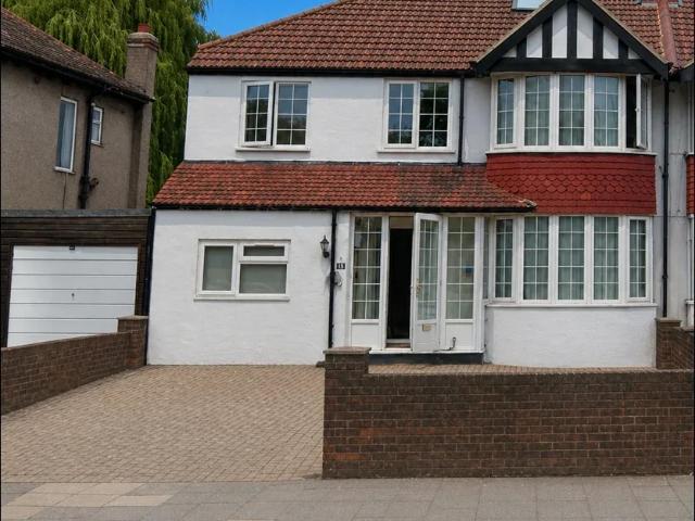 Apartment at Western Avenue, Greater London