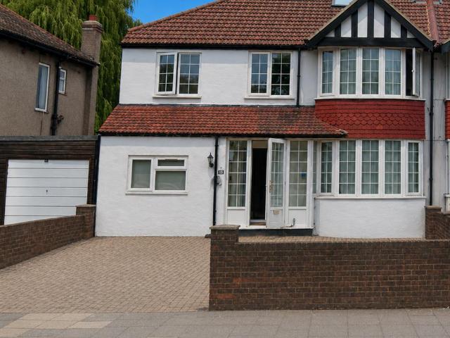 Apartment at Western Avenue, Greater London