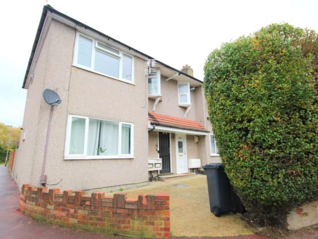 Apartment at Western Avenue, Greater London