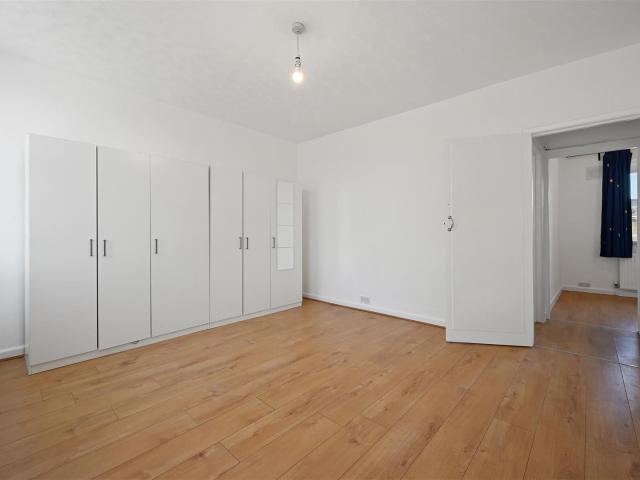 Apartment at Western Avenue, Greater London