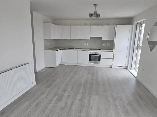 Apartment at Western Avenue, Greater London