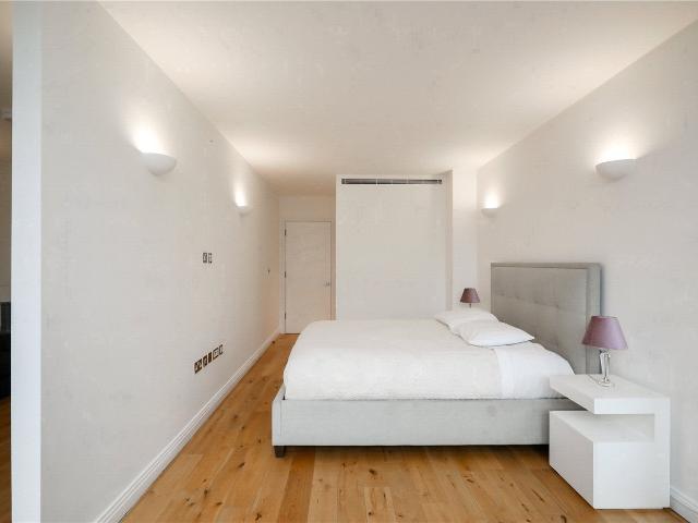 Apartment at Western Avenue, Greater London