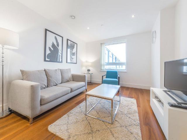Apartment at Westferry Circus, Greater London