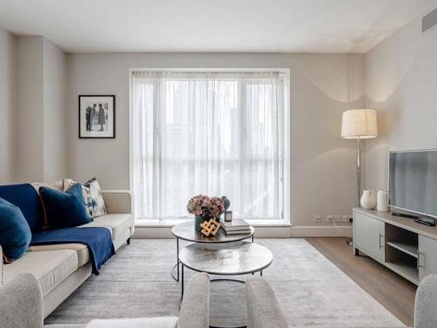 Apartment at Westferry Circus, Greater London
