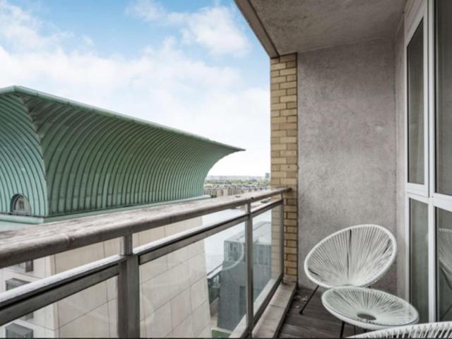Apartment at Westferry Circus, Greater London