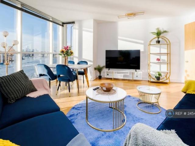 Apartment at Westferry Circus, Greater London