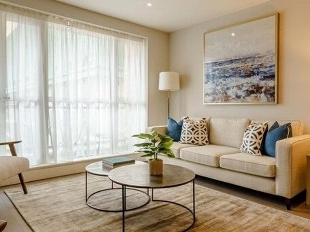 Apartment at Westferry Circus, Greater London